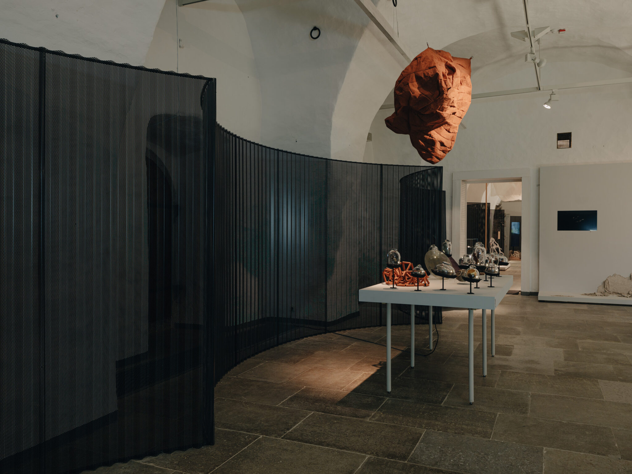 Piirideta aineväljadel - Eesti Tarbekunsti- ja Disainimuuseum