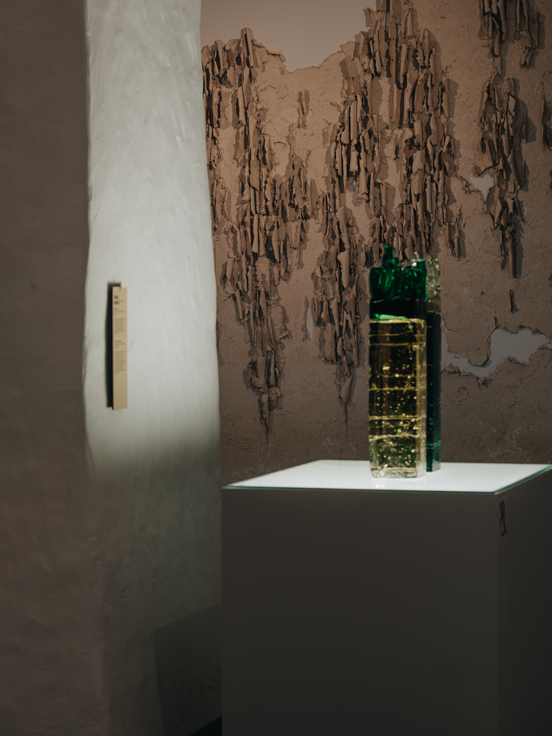 Piirideta aineväljadel - Eesti Tarbekunsti- ja Disainimuuseum