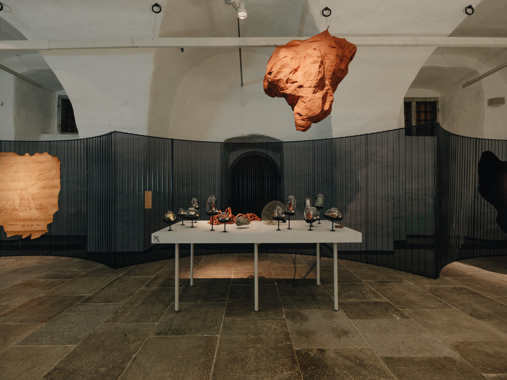 Piirideta aineväljadel - Eesti Tarbekunsti- ja Disainimuuseum