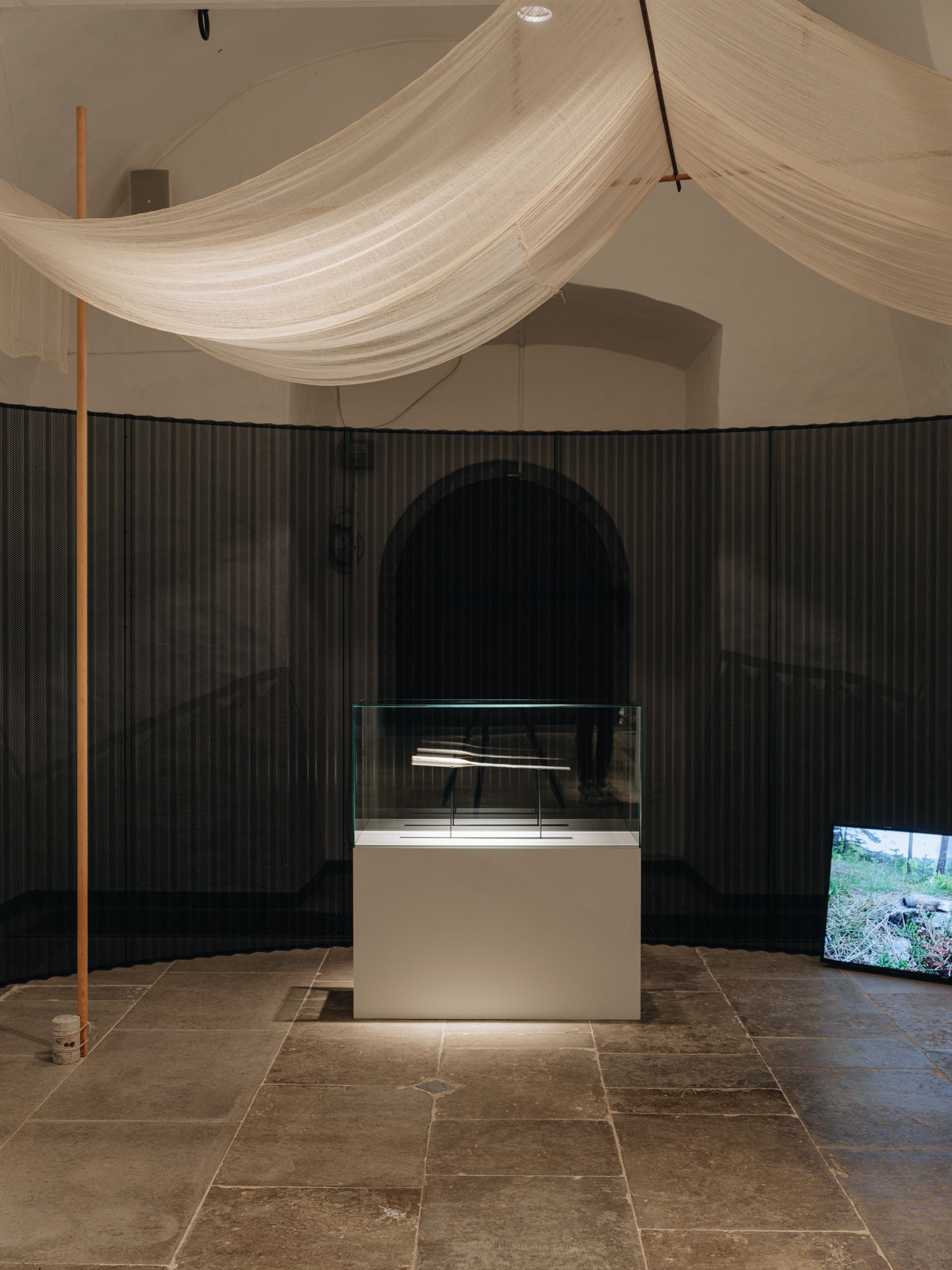 Piirideta aineväljadel - Eesti Tarbekunsti- ja Disainimuuseum